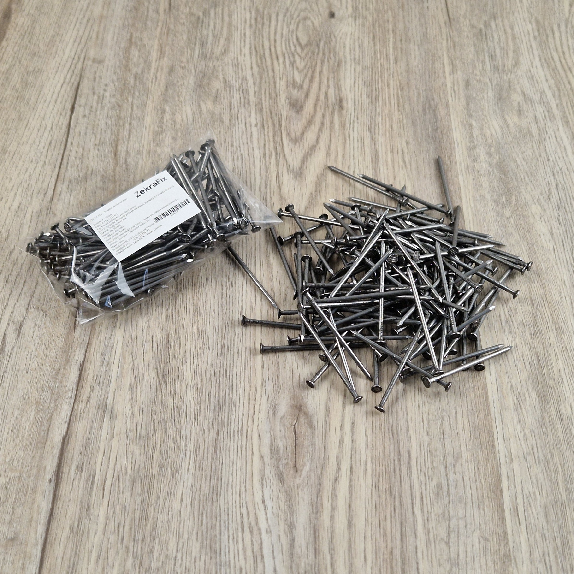 Stavební hřebíky 3,0 × 70 mm – černé, 500g, cca. 125 ks | Aukro